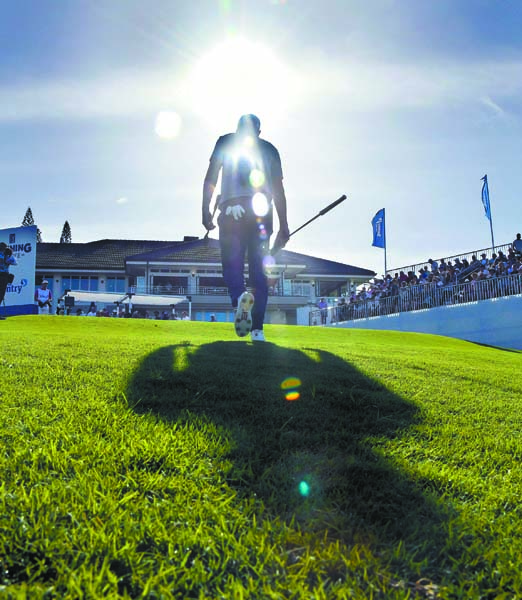 Under A Sweltering Sun | News, Sports, Jobs - Maui News